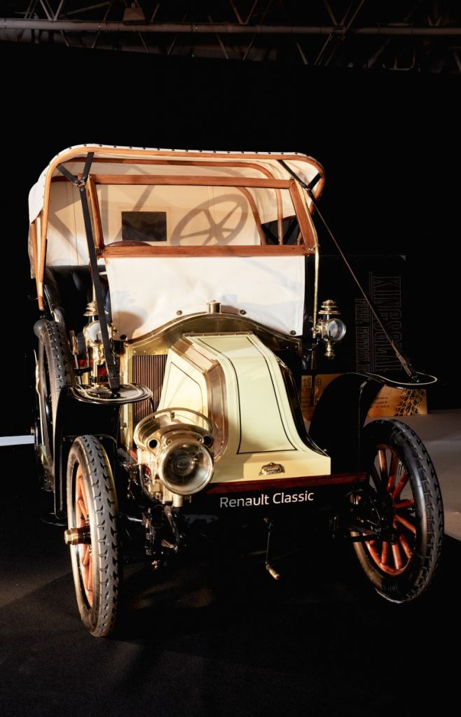 Renault leva clássicos do cinema ao Salão de Paris