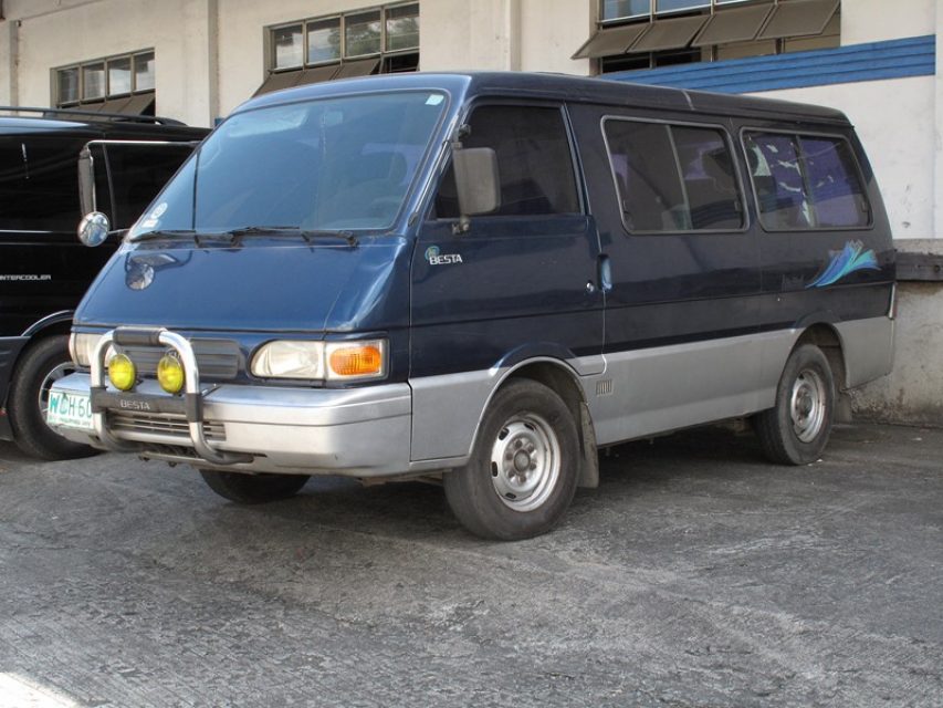 Besta, Soul e outros modelos marcantes: Kia celebra 25 anos no Brasil