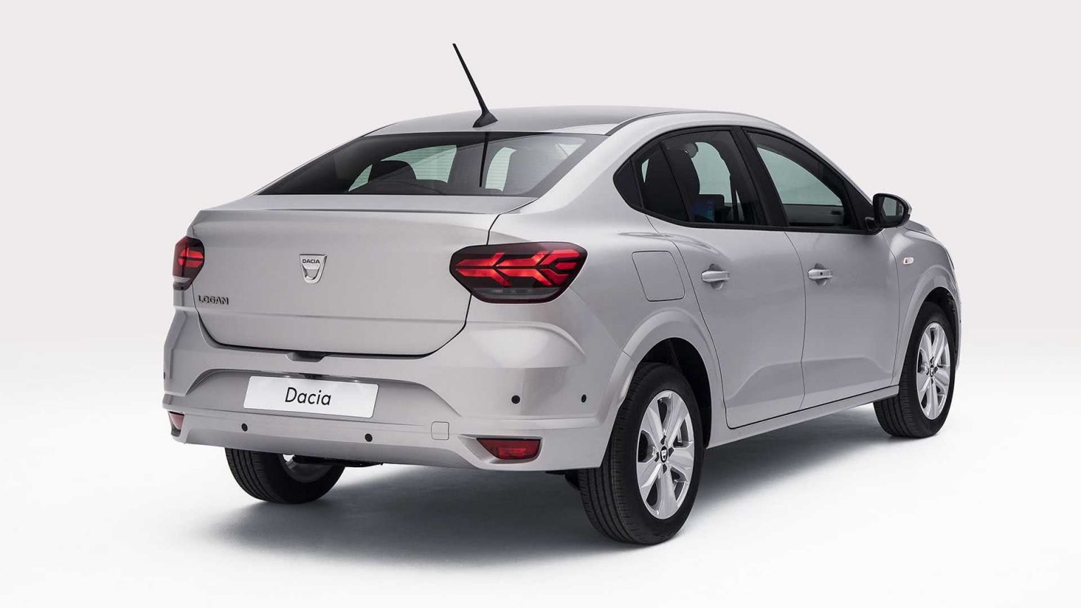 Novo Renault Logan 2022 recebe projeção com DETALHES do novo design