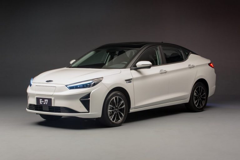 JAC E-J7 acaba de ser lançado e tem preço de modelo a combustão, veja ...