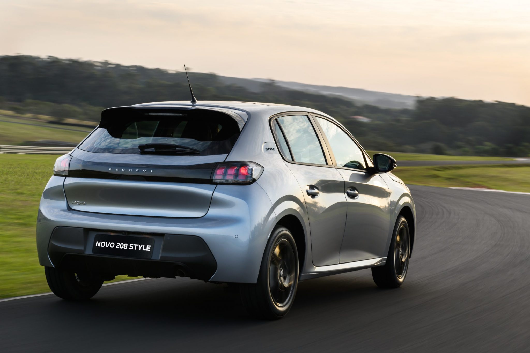 Novo Peugeot 208: Preços, Versões, Consumo, Motor e Ficha Técnica!