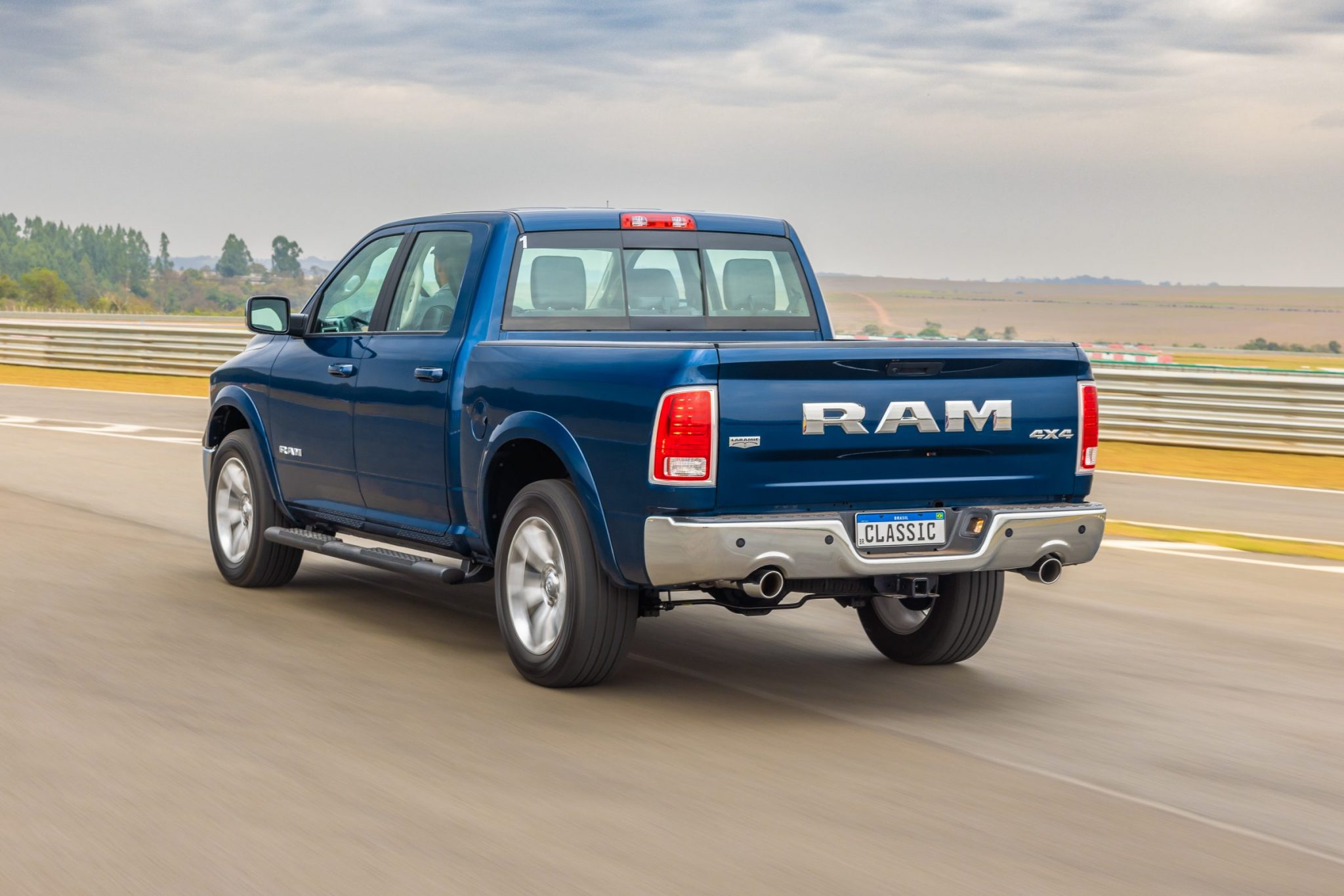 Ram Classic 2023: Ficha técnica, motor, consumo e tecnologia.