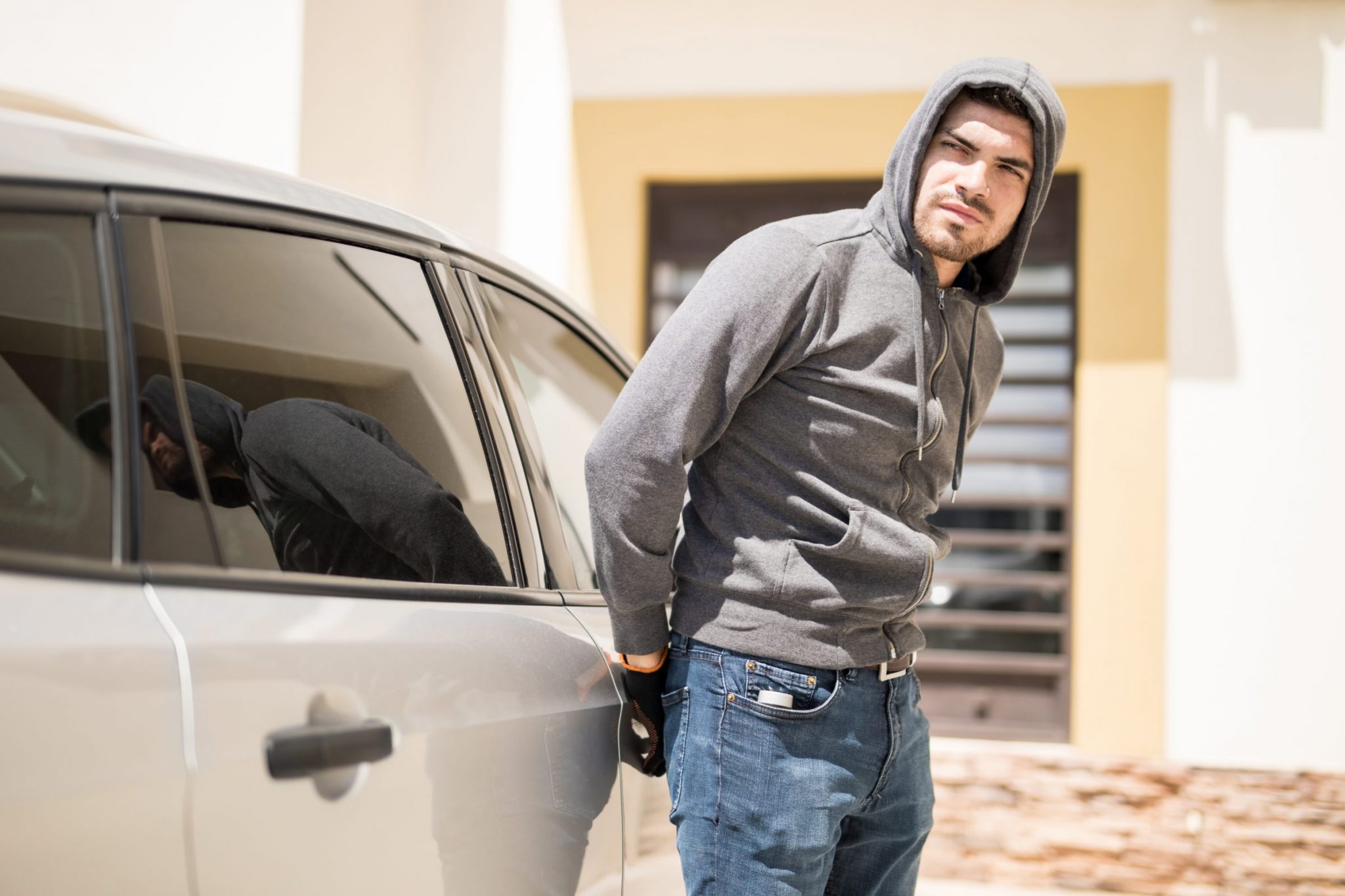 Criminosos que hackeavam carros para roubar são detidos