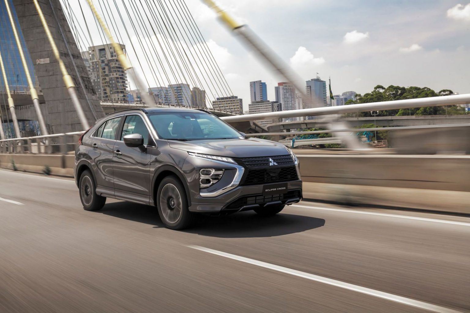 Eclipse Cross 2023: ficha técnica, versões, preços, itens de série e motor