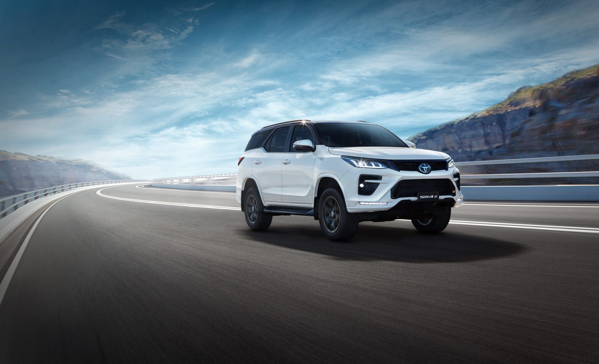 Toyota SW4 2023 - Preços, Versões e Ficha Técnica