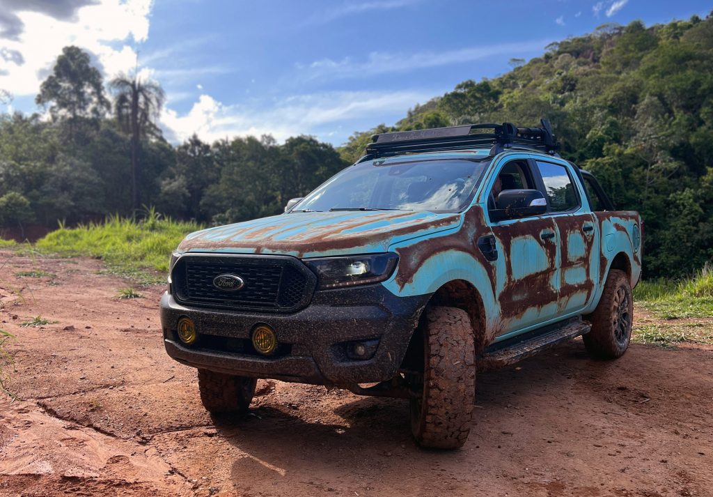Ford Ranger customizada ganha visual enferrujado e preparação off-road