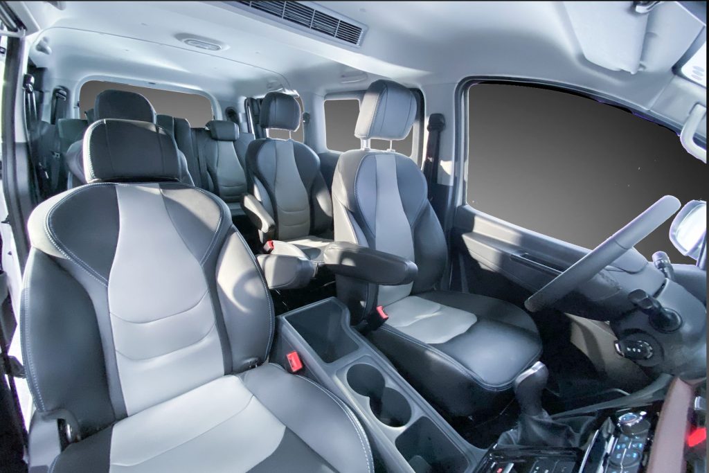 Van elétrica da Jac tem 7 lugares e 300 km de autonomia