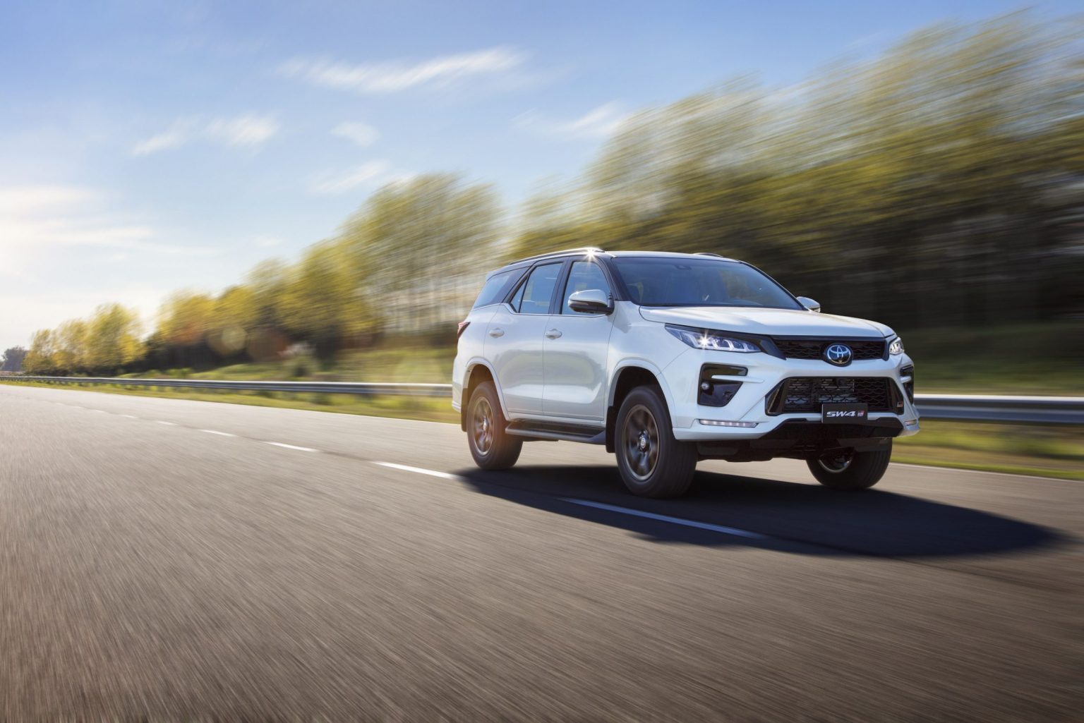 Toyota SW4 GR-Sport 2023: motor mais potente chega em breve ao Brasil