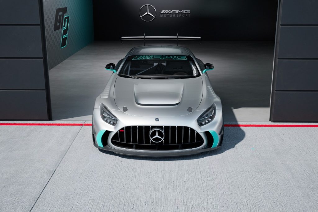 Mercedes-AMG amplia gama de carros de corrida com o novo GT2, de 707 cv