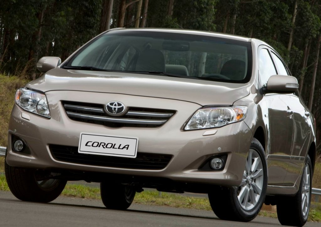 Toyota Corolla completa 30 anos no Brasil; relembre a história do sedã ...
