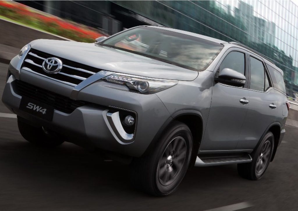Toyota SW4 acumula 3 décadas de vendas no Brasil; veja história do SUV