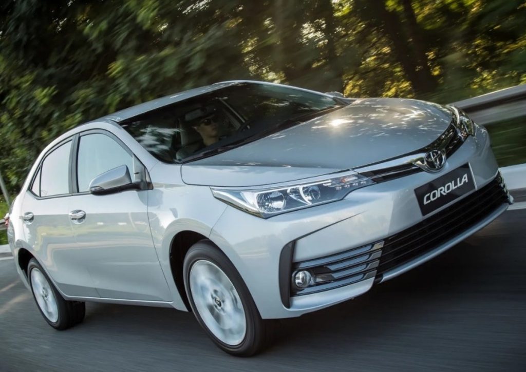 Toyota Corolla completa 30 anos no Brasil; relembre história do sedã