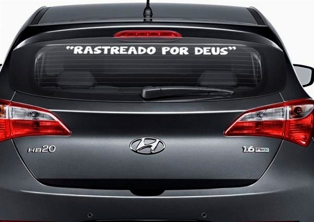 Adesivos para carros 2023: as frases mais criativas do ano!