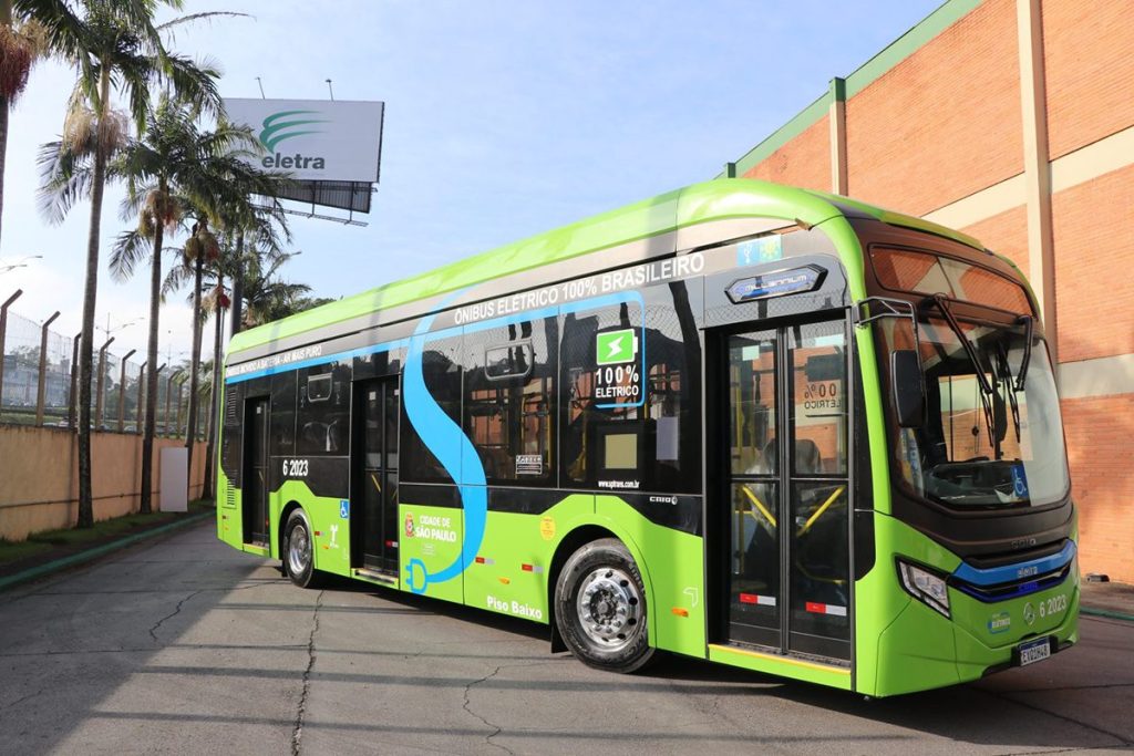 Ônibus elétrico brasileiro deve ganhar força nos próximos anos