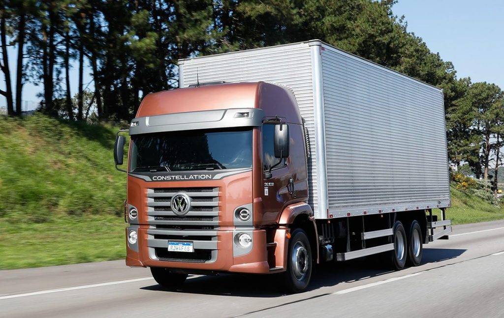 Caminhão VW ganha nova versão mais potente e econômica