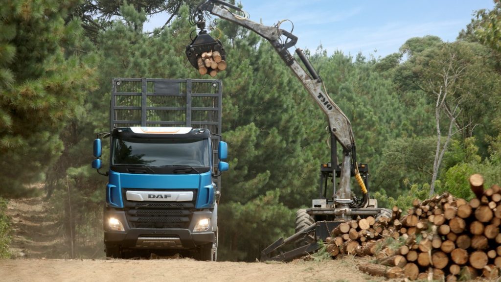 Daf CF FTT: ficha técnica, preço e itens de série