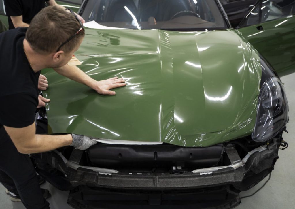 Envelopar carro: quanto custa? Regras e como funciona