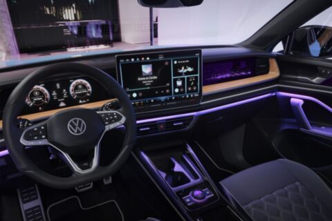 Volkswagen Tiguan R-Line cresce, pesa 1,8 tonelada e leva 423 litros no ...
